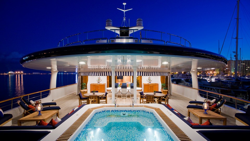 Yacht LEANDER G, Peene-Werft | CHARTERWORLD Luxury Superyacht Charters